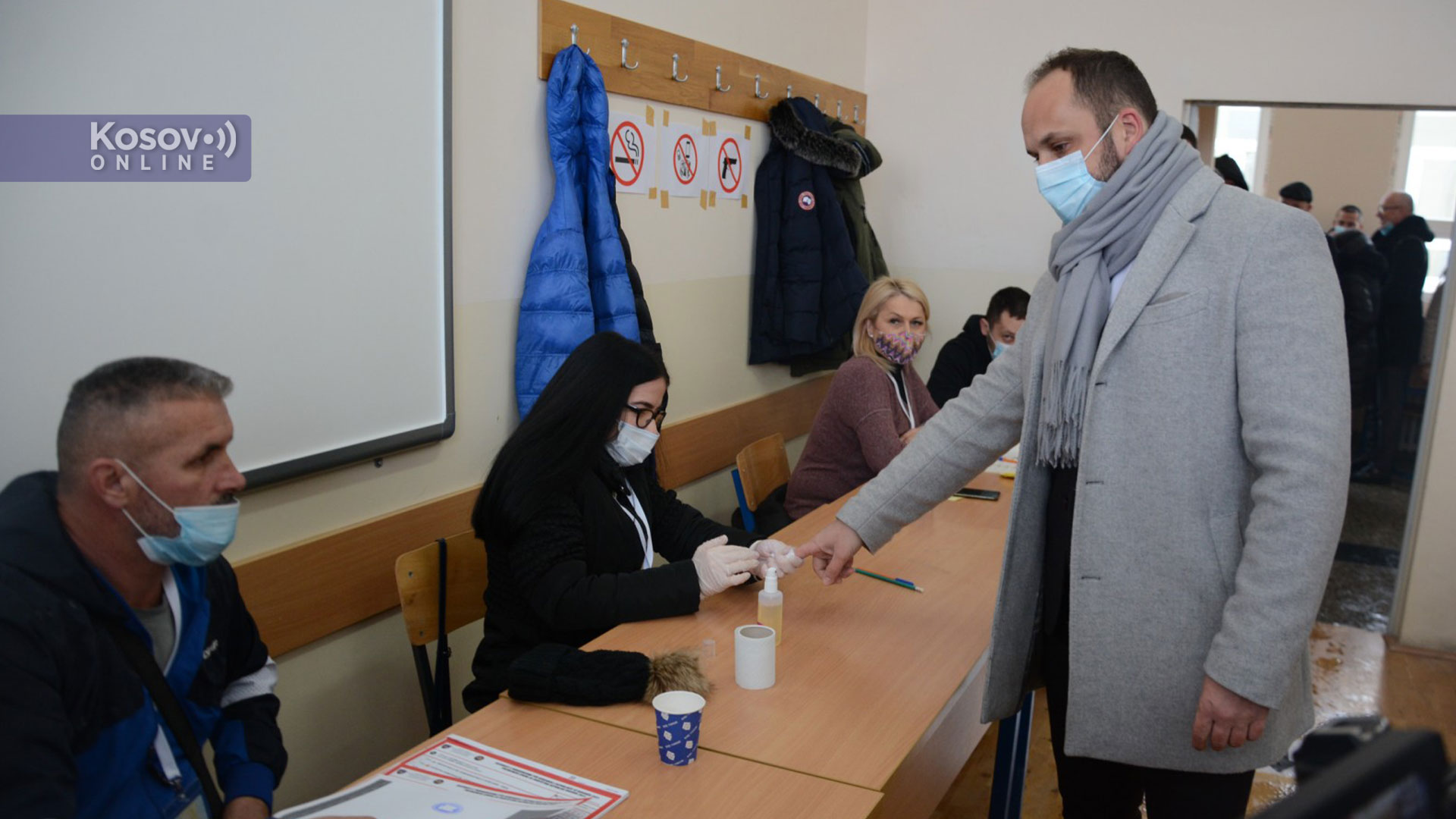 Zatvorena biračka mesta na Kosovu, glasalo više od 780.000 građana ... Zatvorena biračka mesta na Kosovu, glasalo više od 780.000 građana ...