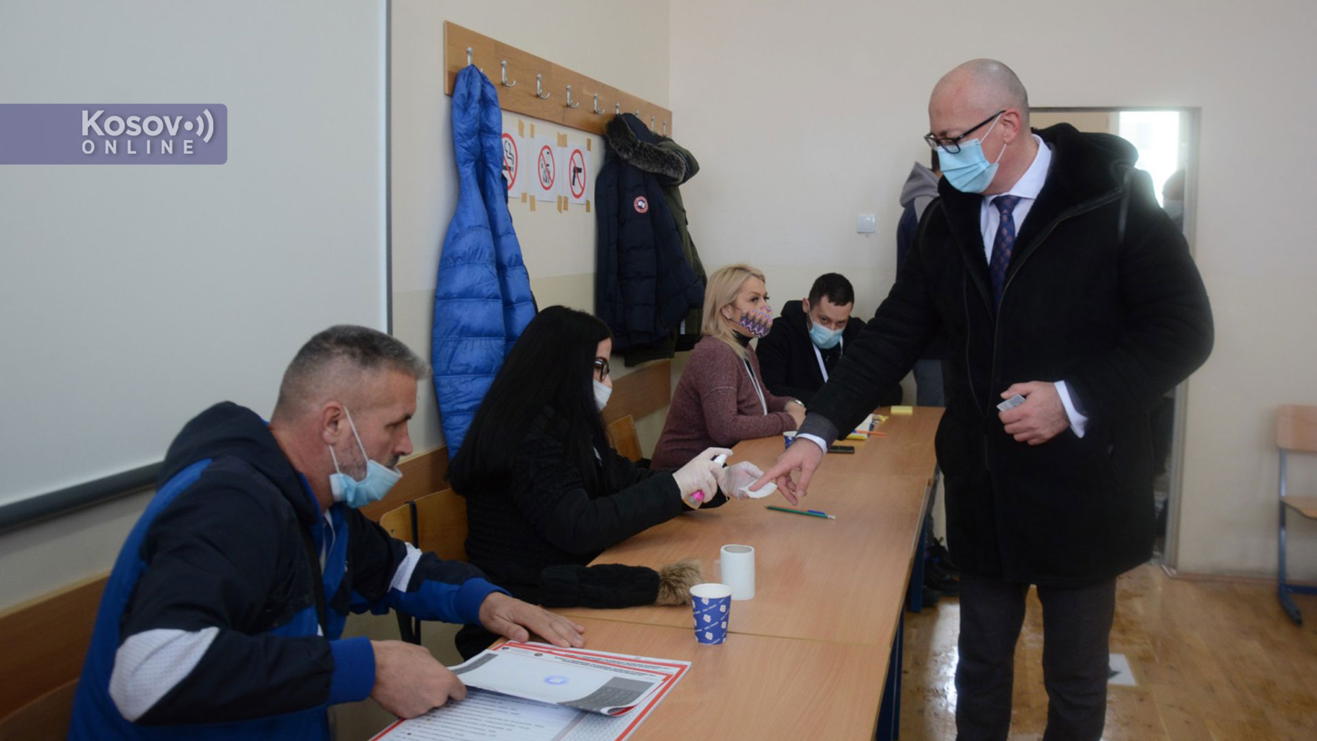 Zatvorena biračka mesta na Kosovu, glasalo više od 780.000 građana ... Zatvorena biračka mesta na Kosovu, glasalo više od 780.000 građana ...