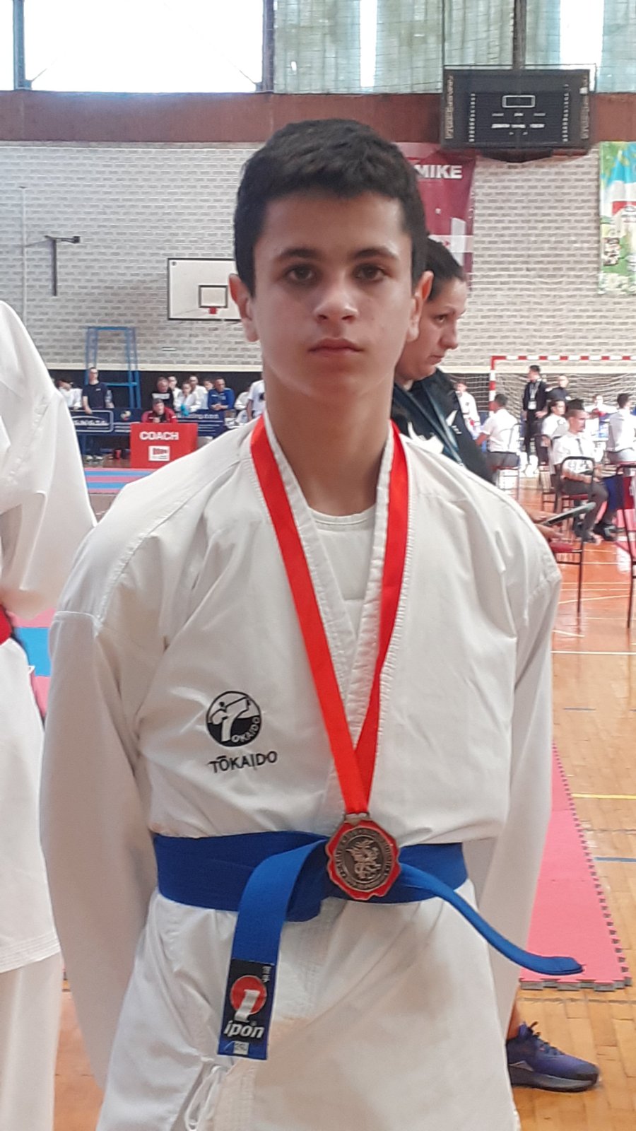 (Foto) Tri medalje za Omladinski karate klub "Kosovska Mitrovica" na ...