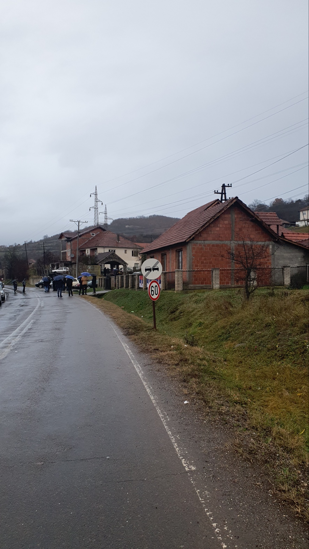 (Foto) Barikade kod Sočanice i Leška - Kosovo Online