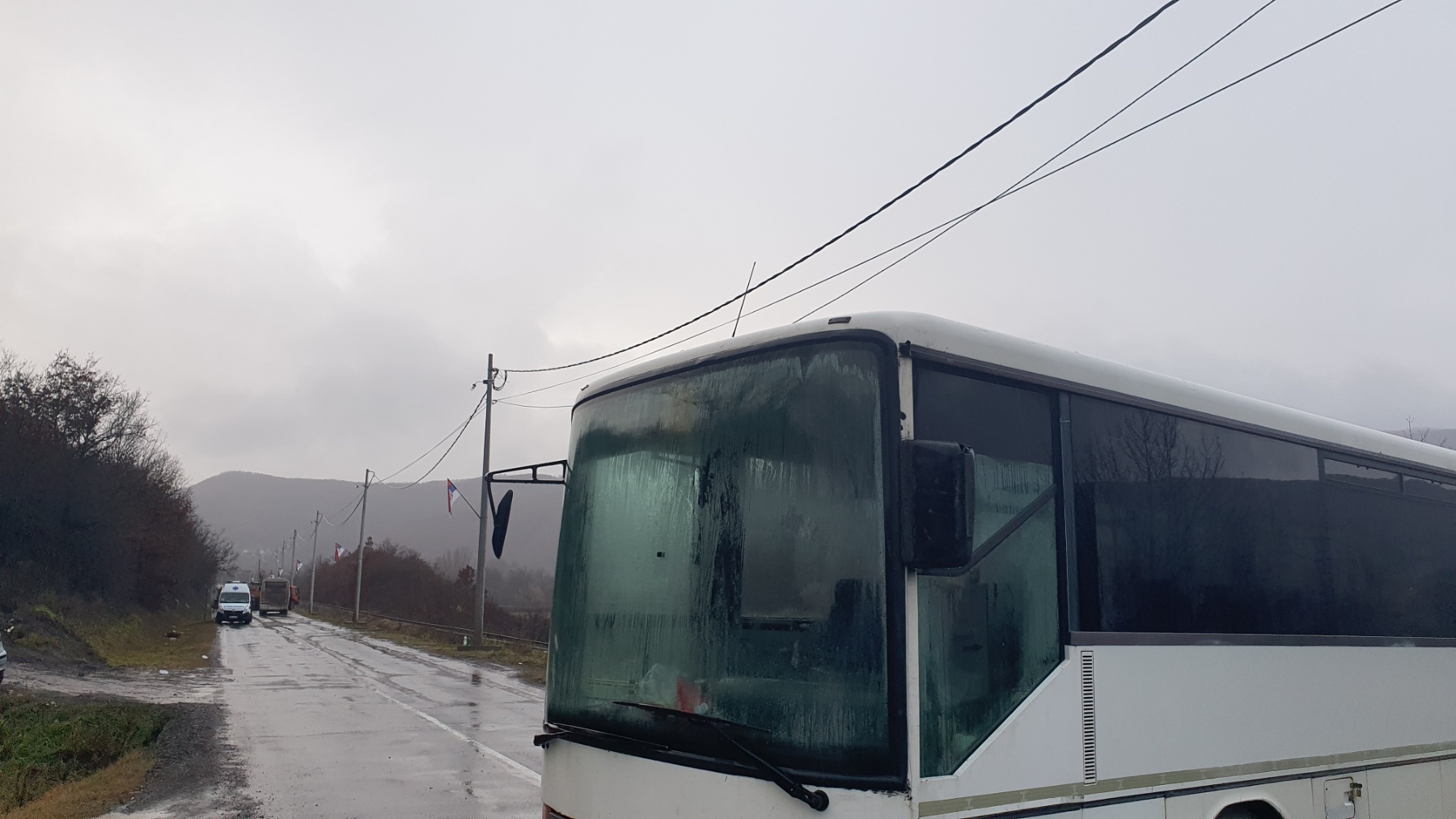 (Foto) Barikade kod Sočanice i Leška - Kosovo Online