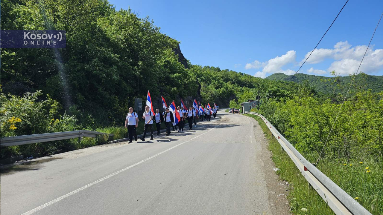 Serbs from Leposavic and North Mitrovica set off on foot to Belgrade ...