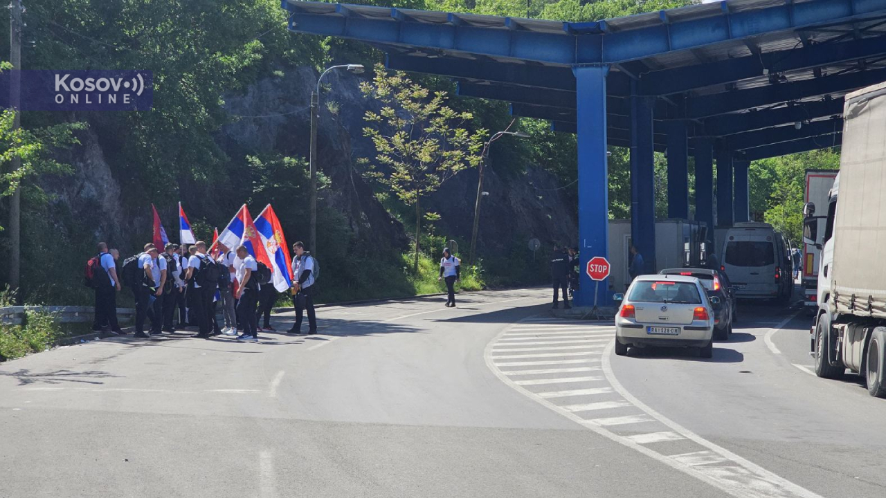 Serbs from Leposavic and North Mitrovica set off on foot to Belgrade ...