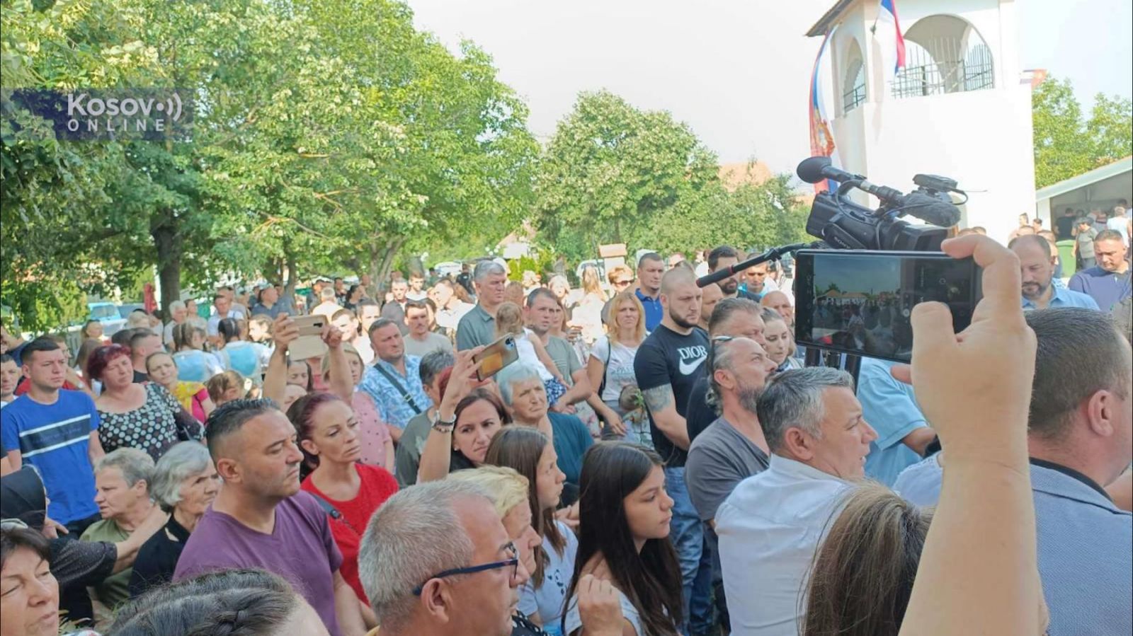 U Batusu obeležena seoska i hramovna slava: Srbi na Kosovu nose težak ...