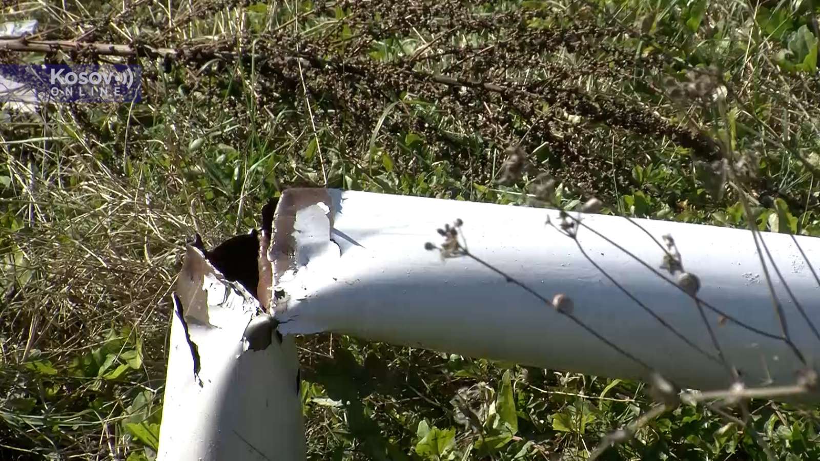 On the way to Banjska, the flagpole with the Serbian flag was broken ...
