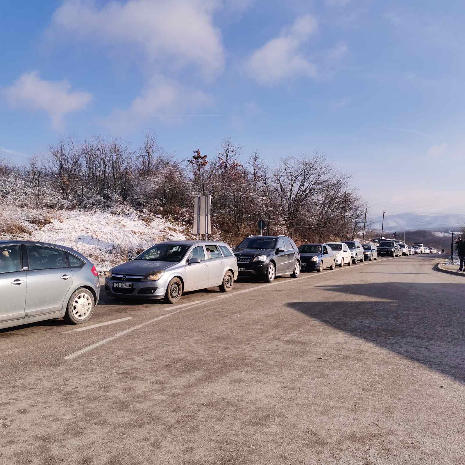 Na Merdaru gužva iz pravca Srbije, birači se posle glasanja vraćaju na ...