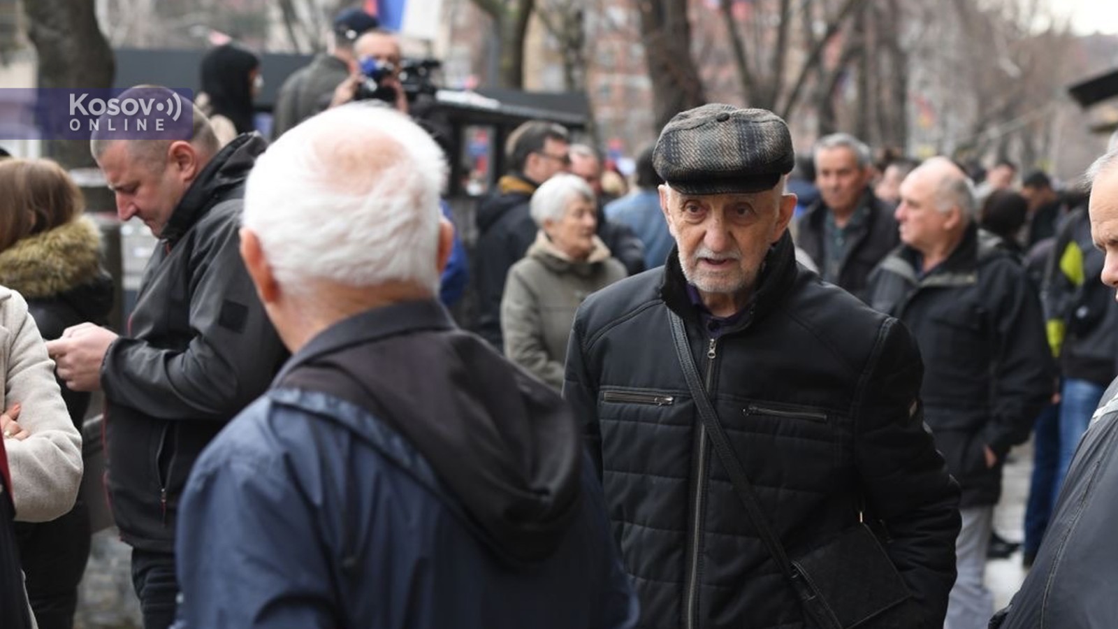 Penzioneri u Severnoj Mitrovici ne mogu da podignu penzije: Nemamo za ...