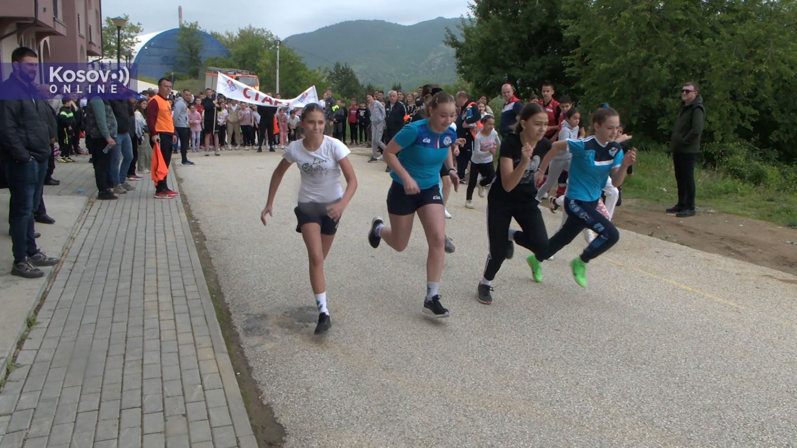 Kros „Kroz Srbiju“ održan u Severnoj Mitrovici, učestvovalo više od 2. ...