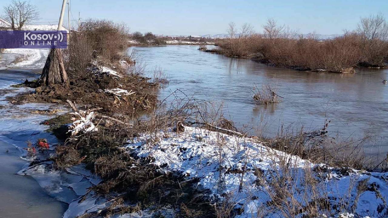 (Foto) Radevo i Lepina: Voda se povlači, putevi prohodni - Kosovo Online
