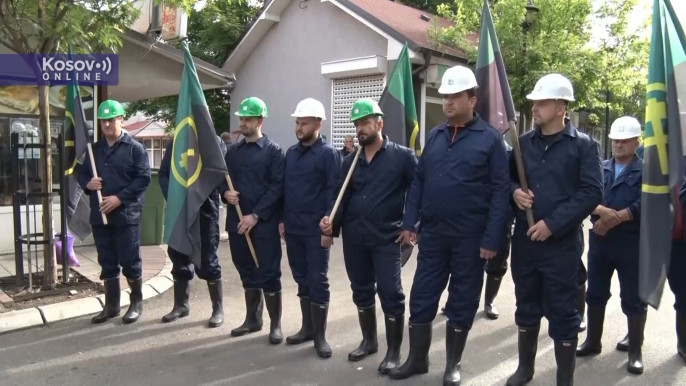 Trepca miners at the protest in Zvecan: Kosovo Police Special Forces ...