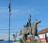 Nova zastava SPC na zvonari crkve Svetog Flora i Lavra u Lipljanu ...