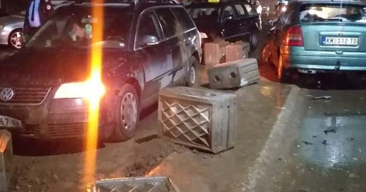 Jedno lice lakše povređeno više vozila oštećeno u Severnoj Mitrovici - Kosovo Online