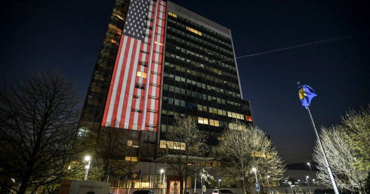 Kurti: Zastava SAD na zgradi Vlade Kosova, stojimo solidarni uz Ameriku ...