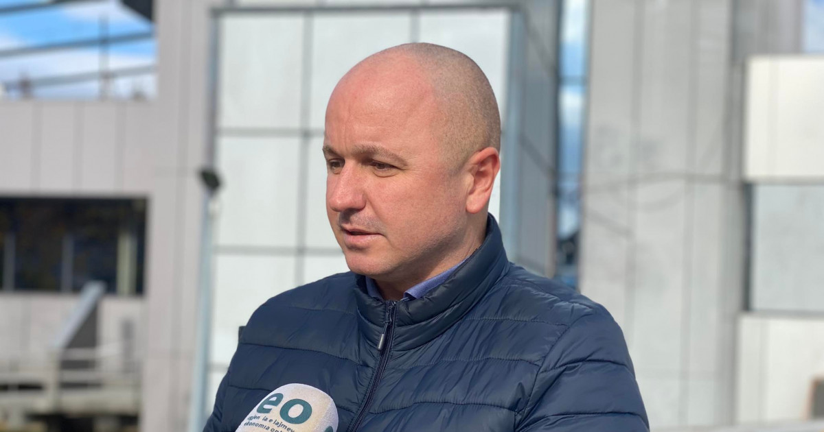 Ukaj: Objaviti tačke sporazuma o registarskim tablicama - Kosovo Online