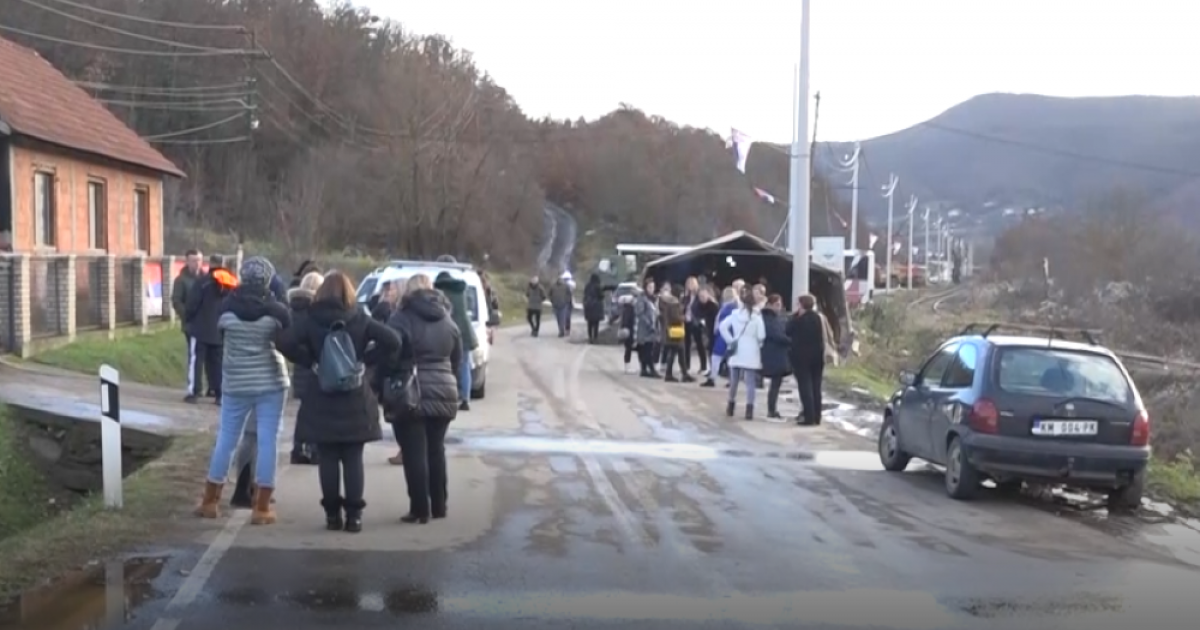 Srbi na barikadama u Ibarskoj Slatini i Lešku: Braniti slobodu nije kriminal - Kosovo Online