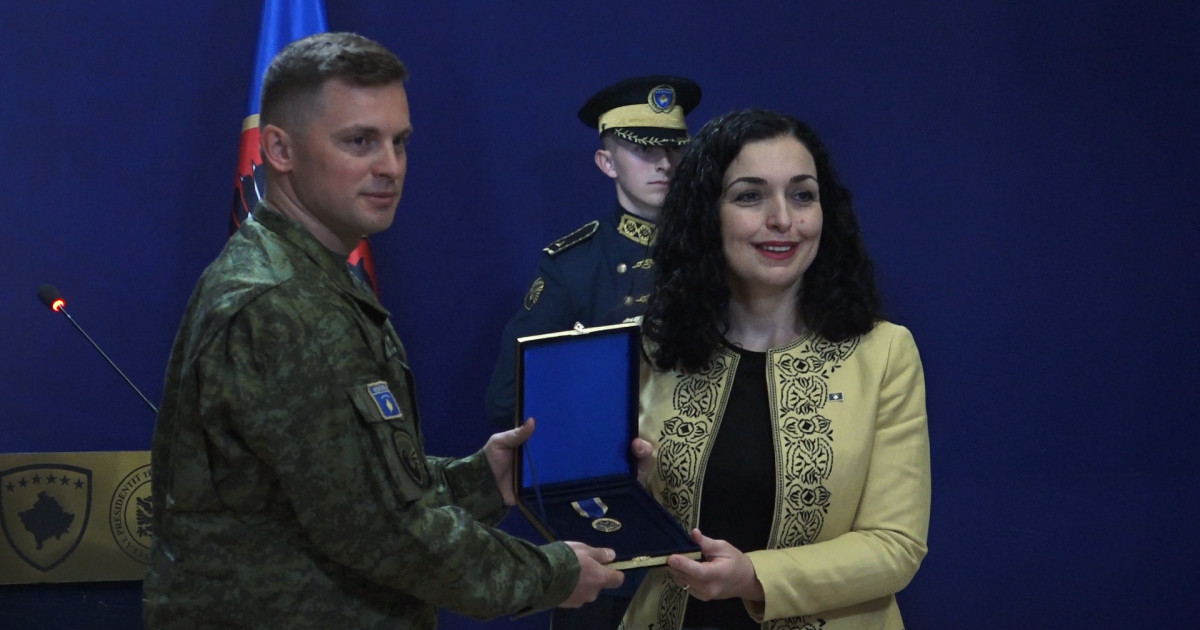 Osmani odlikovala kontingent KBS koji je bio u Turskoj - Kosovo Online