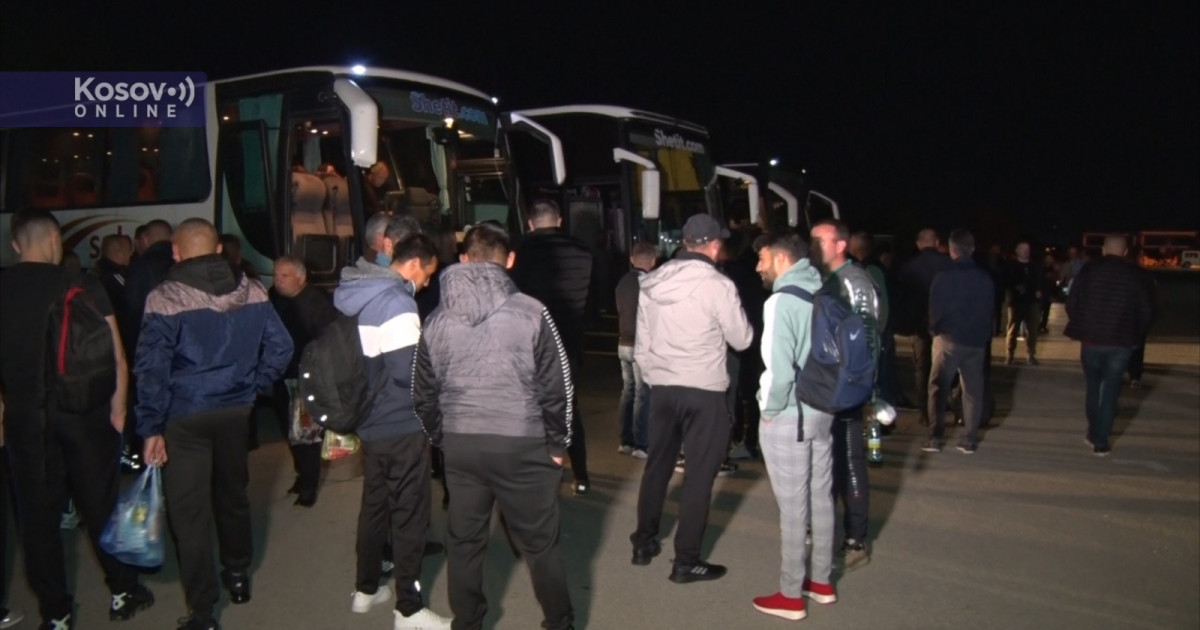 Serbs from Gracanica set off for Belgrade last night for the "Serbia of ...