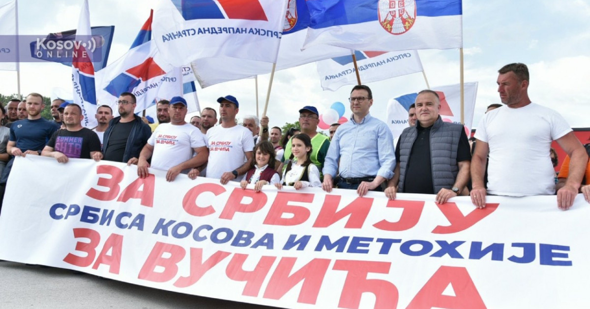 (Video) Petković i Radoičić kod Ljiga sa grupom momaka iz Leposavića i Severne MItrovice ...