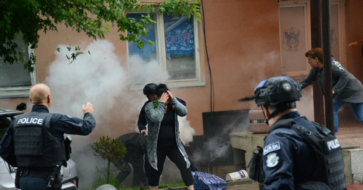 Kosovo Police enters Zvecan municipality building; uses tear gas and ...