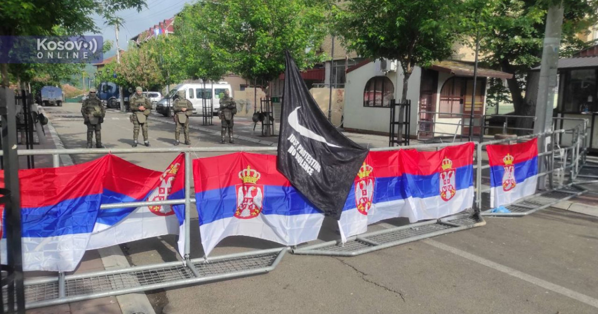 Tenth day of the Serb protest in Zvecan - Kosovo Online