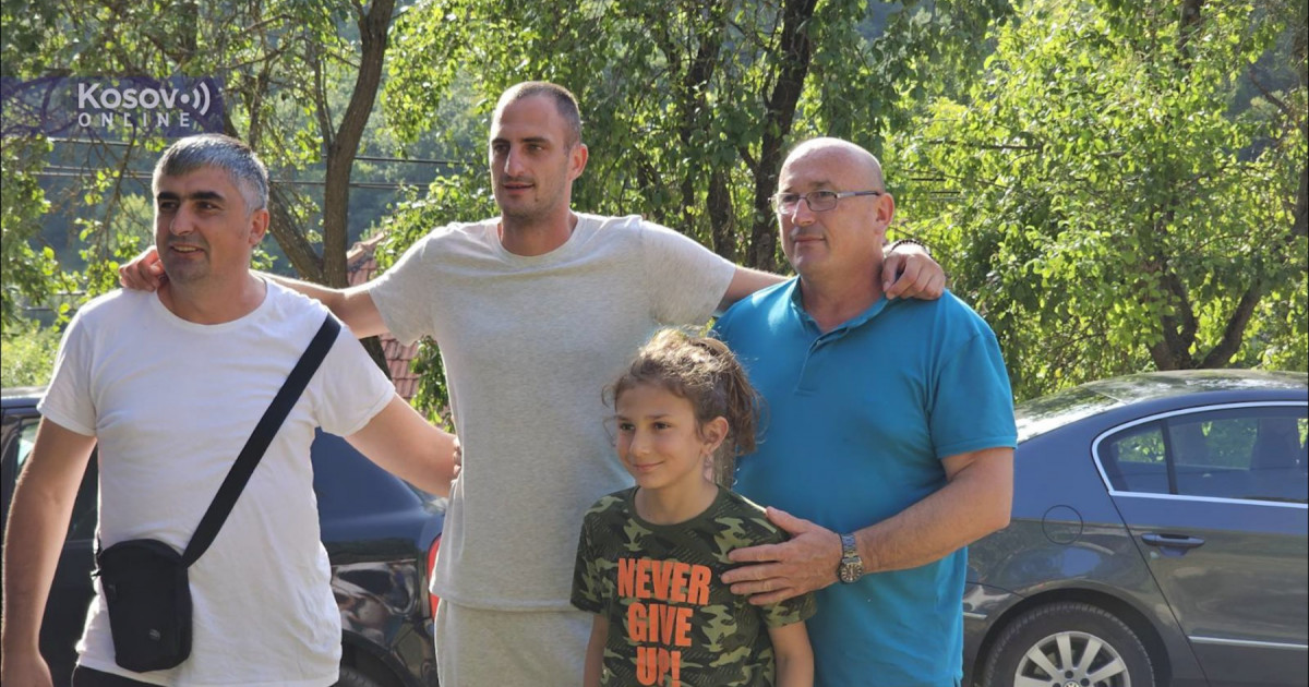 Vukasinovic arrived home: He kissed his native land, and then hugged ...