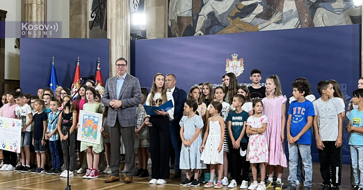 Vucic with Serbian children from the region: The Serbs are one people ...