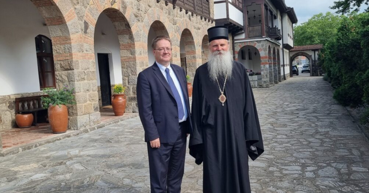 Bishop Teodosije with Abbott on the statement of Alicia Kearns: This ...