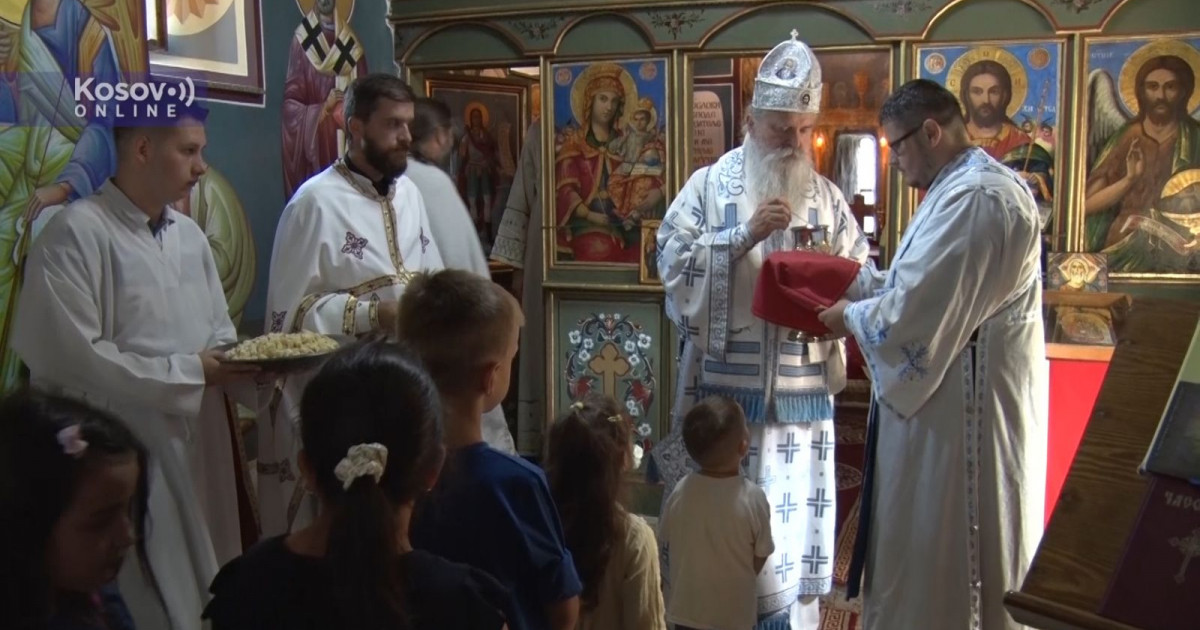 Vladika Teodosije služio liturgiju u crkvi Svetog Nikole u Štrpcu ...