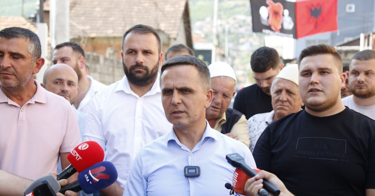 The flag of "Greater Albania" is again at the rally in Tetovo - Kosovo ...