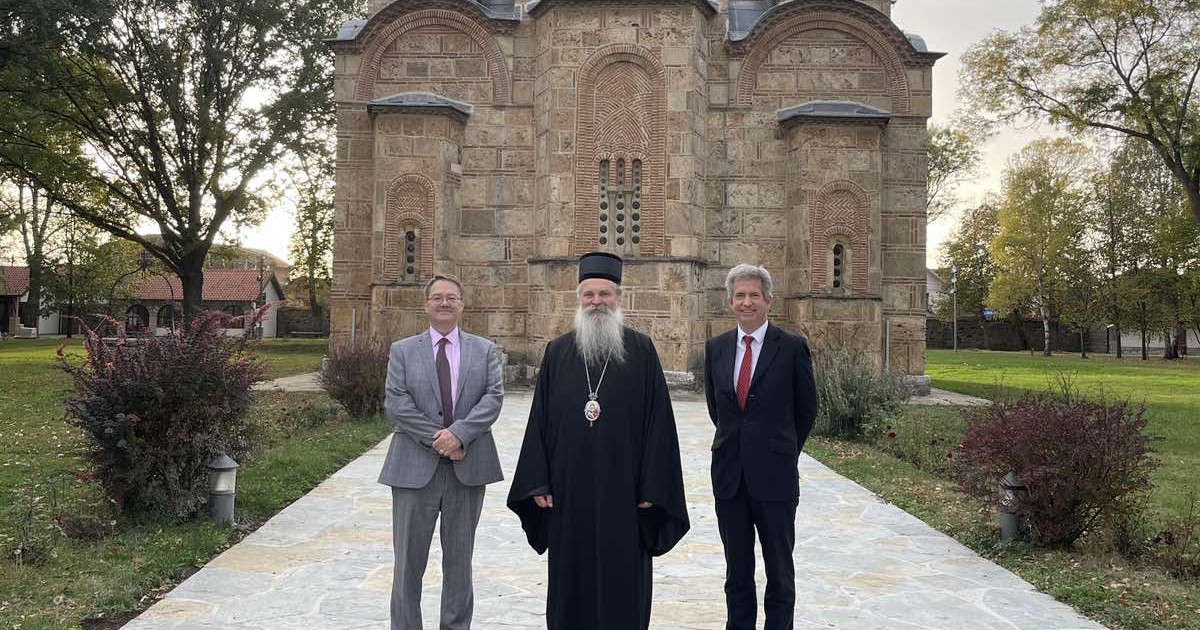 Vladika Teodosije sa Abotom i Fergusonom: Zabrinjavajuća situacija za ...
