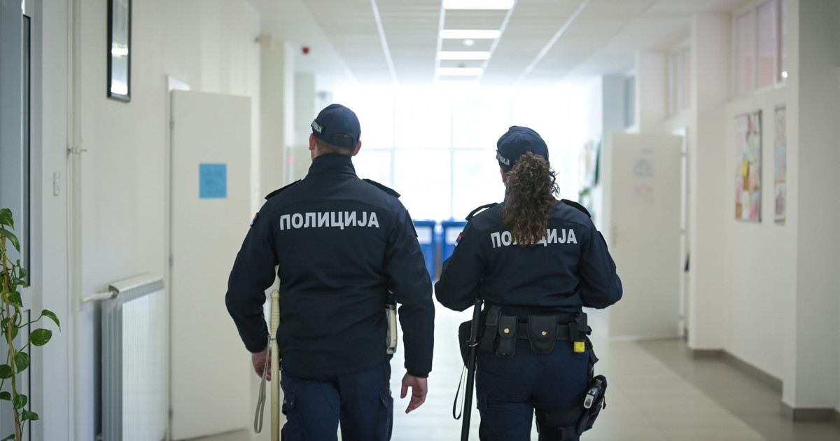 MUP Srbije raspisao konkurs za upis 1.100 budućih policajaca - Kosovo ...