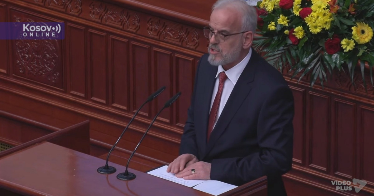 (Video) Taljat Džaferi postao prvi albanski premijer Severne Makedonije ...