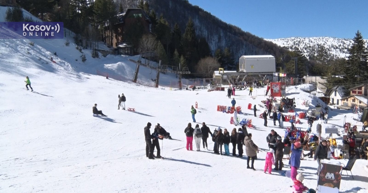 Sezona skijanja u punom jeku u Ski centru Brezovica, turisti zadovoljni - Kosovo Online