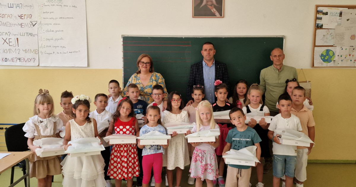 Pokloni za prvake od JKSP "Zvečan": Voleli bismo bezbrižno detinjstvo ...