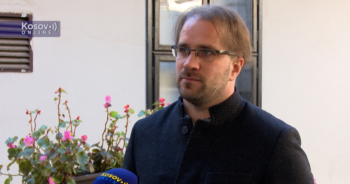 Gogic: Property as a topic in dialogue carries the risk of encroaching ...