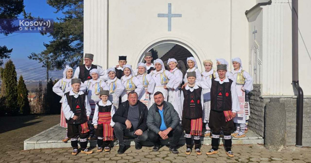 Narodna nošnja za KUD „Mogilanka“, dar Opštine Klokot i organizacije ...