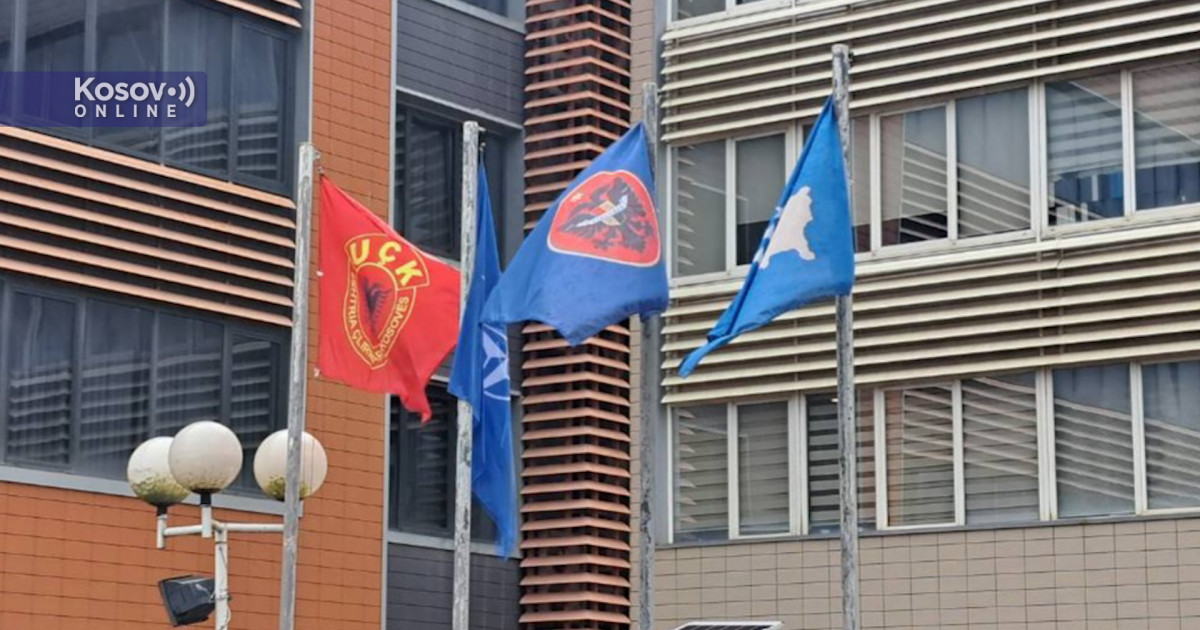 KLA and Dardania flags in front of Kosovo's Presidency ahead of Rutte's ...
