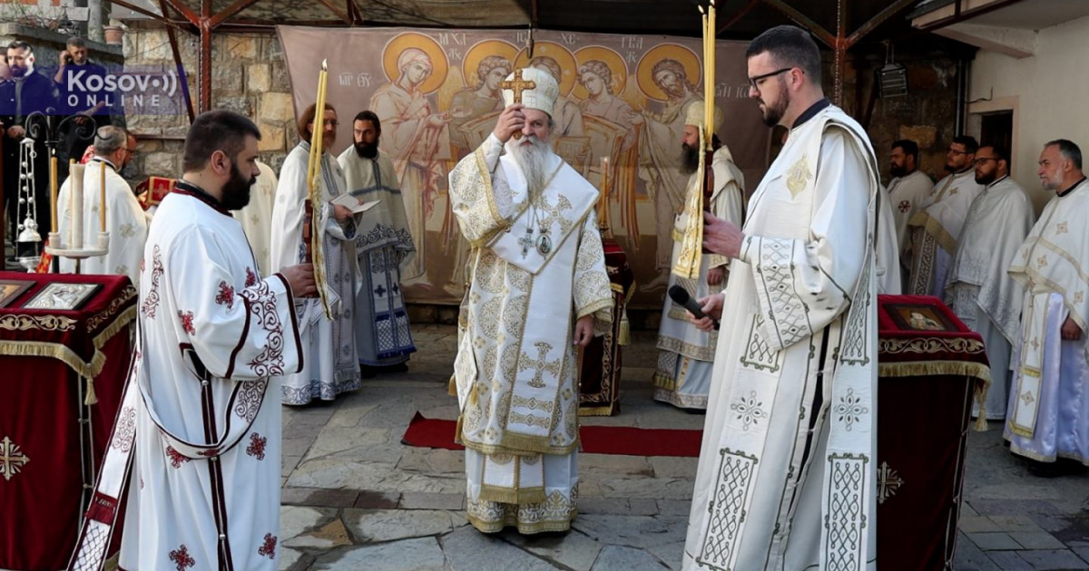 Mitropolit Teodosije: Kad nam skrnave i ruše svetinje, Bog nam daje ...