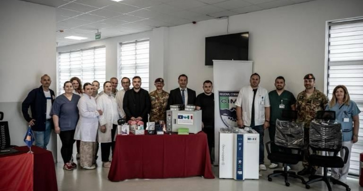 Kfor donirao sistem rasvete Visokim Dečanima i drugu opremu zajednicama na Kosovu - Kosovo Online