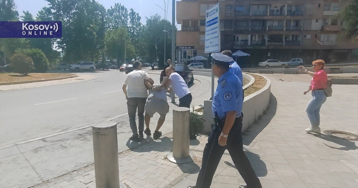 Nakon incidenta sa obezbeđenjem Svečlje u Severnoj Mitrovici, priveden Stefan Veljković - Kosovo ...