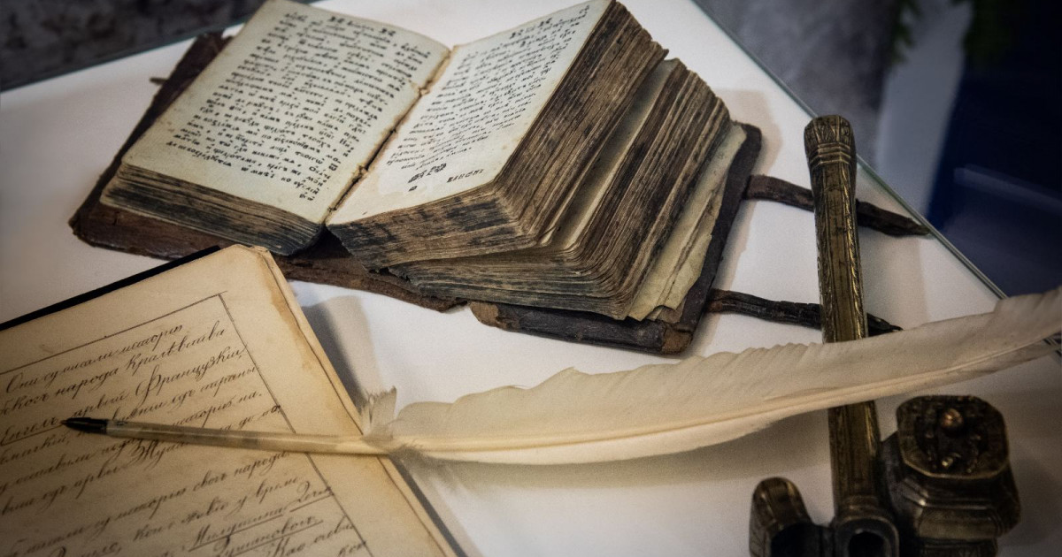 Na Sajmu knjiga dela srpskih književnika, naučnika i umetnika sa Kosova ...